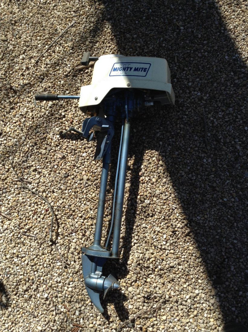 Vinatge Outboard Motor: Mighty Mite