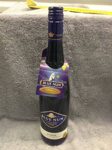 Blue Nun Rivaner 750ml (#0150) on Dec 20, 2018 | Emanon Auctions and ...