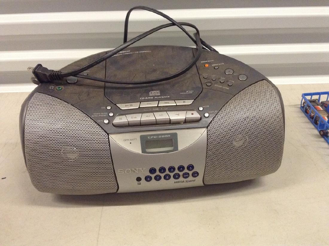 Sony CFO-5500 Radio & CD Player - Jun 25, 2019 | Emanon Auctions and ...