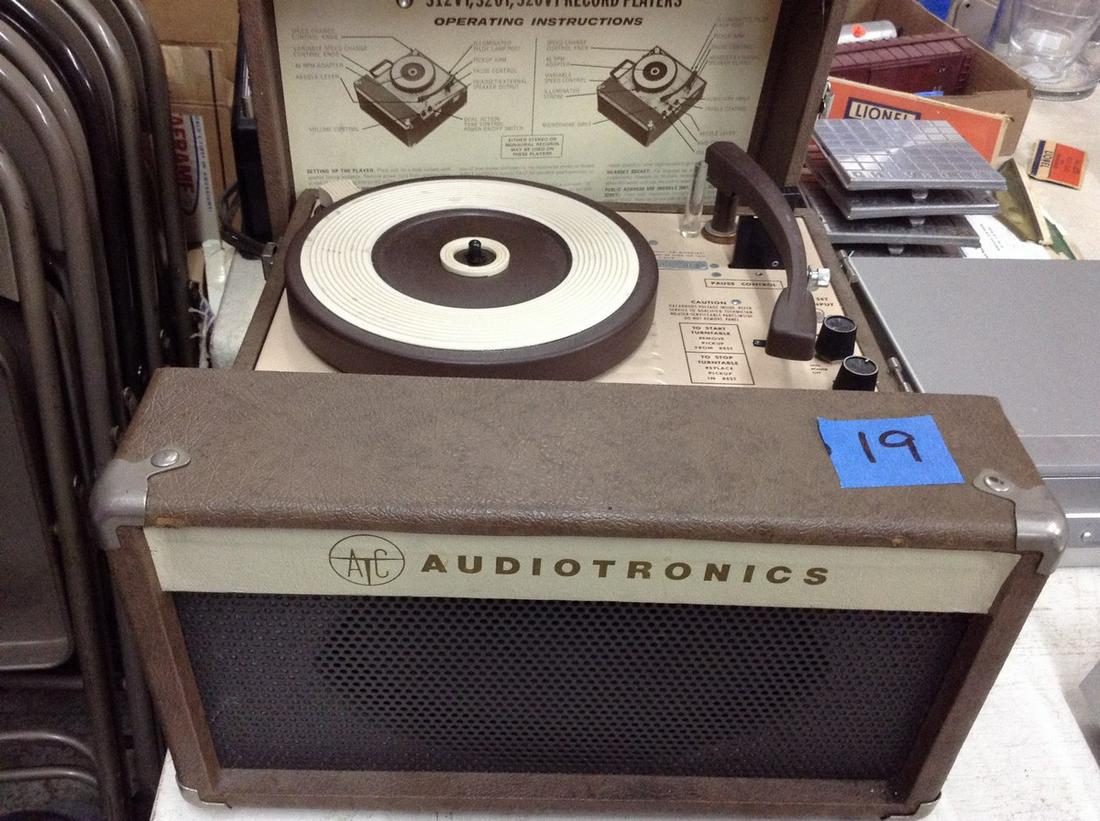 audiotronics record player working - Jan 20, 2020 | Emanon Auctions and ...