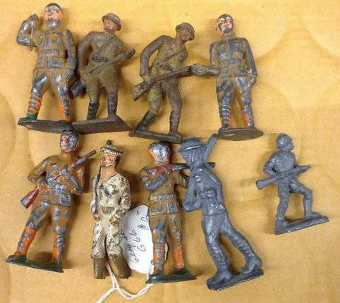 Lot Of Vintage Lead Army Men