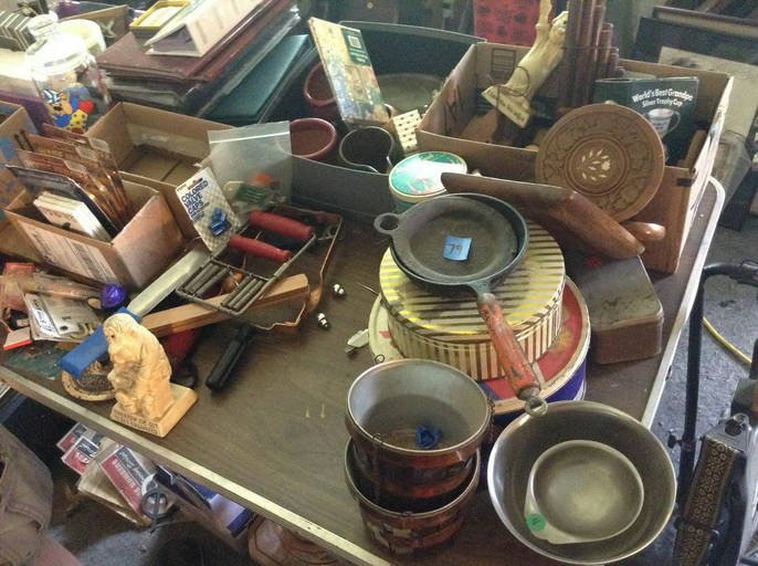 cast iron fraying, wood items, vintage tins and more - Aug 03, 2020 ...