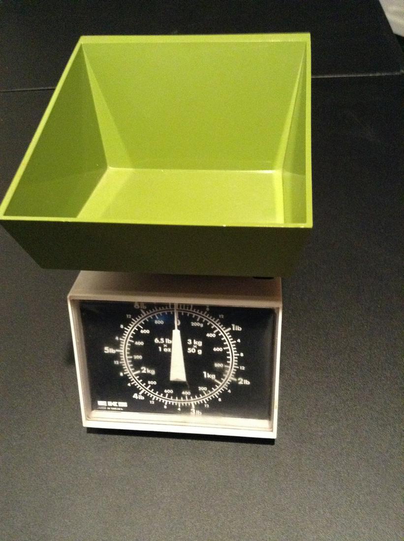 Vintage Eks Kitchen Scale