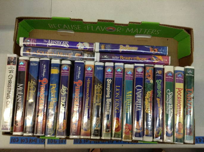 Huge Lot Of Disney Vhs With A Black Diamond