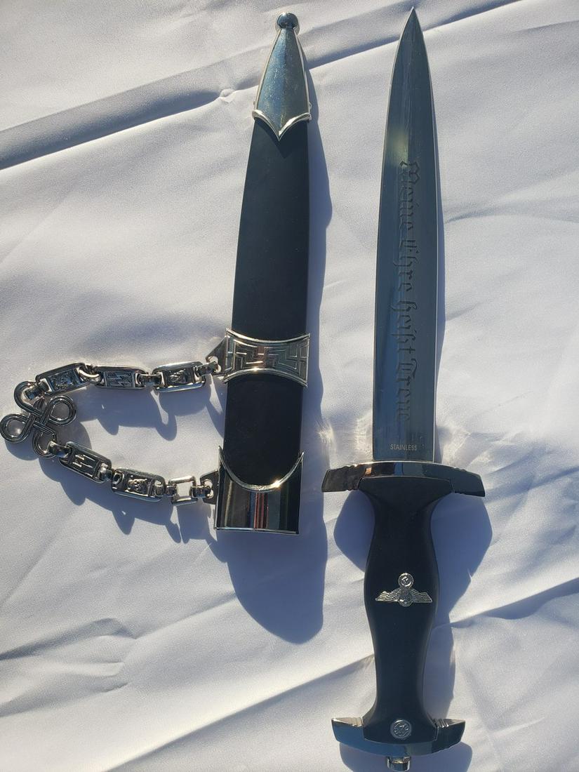 Dagger with German writing on blade - Apr 13, 2021 | Emanon Auctions ...