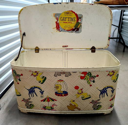 Vintage Pearl Wick Toy Box