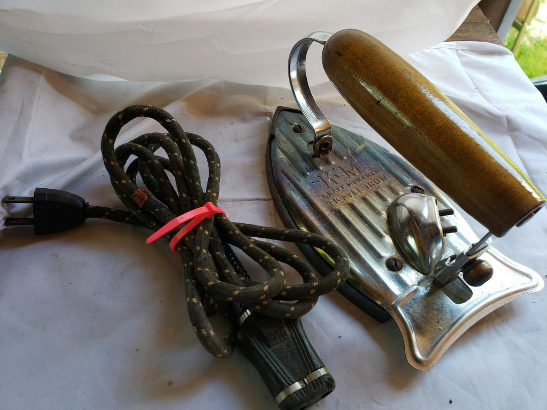 Vintage K M Knapp Monarch Travel Iron