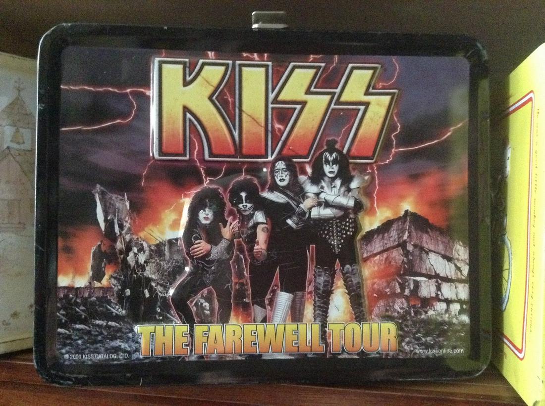 1977 KISS LUNCH BOX - Apr 01, 2015 | Soulis Auctions in MO