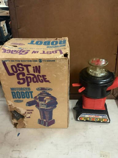 Vintage 1966 Remco Lost In Space Motorized Robot With