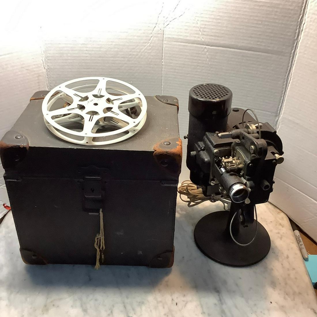 Working Vintage Bell And Howell Filmo Automatic 16mm