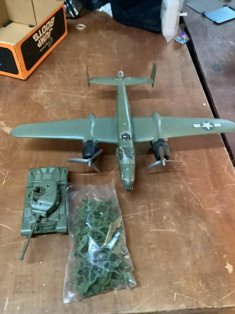 B25 Mitchell Airplane Toy With Tank And Army Men