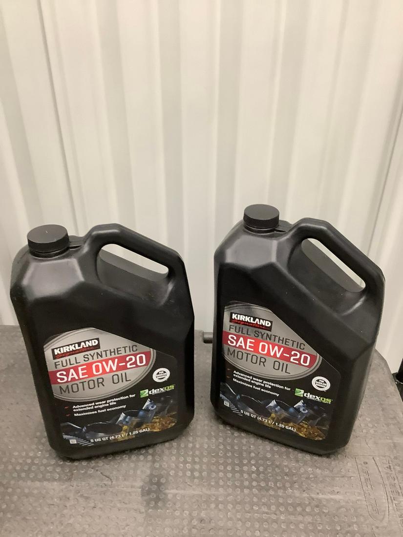 Lot Of Full Synthetic Motor Oil Sae Ow 20 5 Quart Bottles