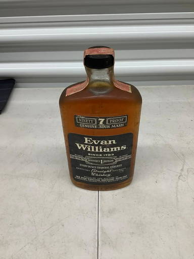 Pint Bottle Evan Williams Bourbon Sealed With Tax Stamp