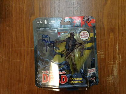 The Walking Dead Figure Zombie Roamer Signed Figure
