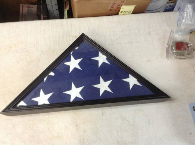 Vintage U.s Folded Memorial Flag In Triangular Display Case