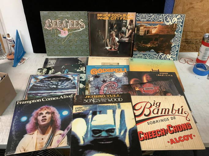Large lot of vinyl records: Jethro Tull, Chicago, Bruce Cockburn, Peter ...