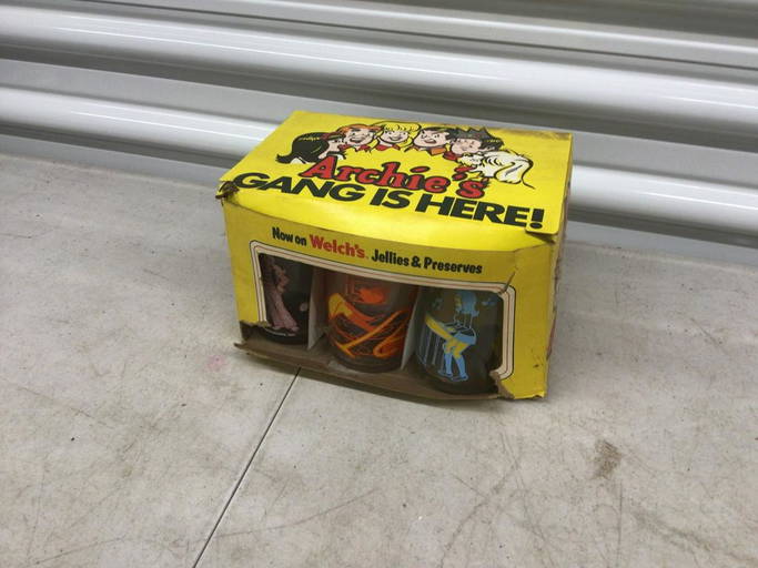 Archie comic cups (#0339) on Aug 07, 2022 | Emanon Auctions and Estate ...