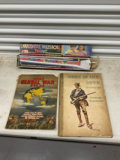 Magical Musical Thing by Mattel - Aug 16, 2022 | Emanon Auctions and ...