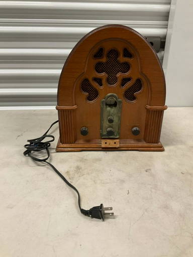 Thomas America Series Radio Model 217 with Power cord (#0195) on Aug 31 ...