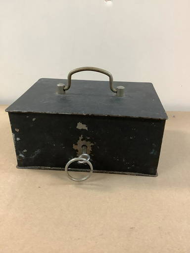 Vintage Lock Box With Key (does Not Open)