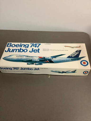 Vintage Boeing 747 Jumbo Jet 1/144 Scale Model Kit