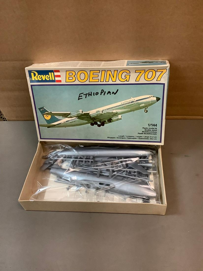 Vintage Revell Boeing 707 1/144 Scale Model Kit