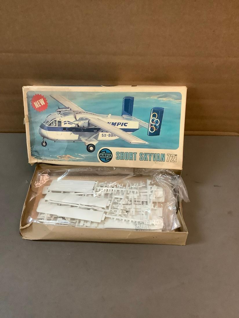 Vintage Airfix Short Skyvan 72nd Scale Model Kit