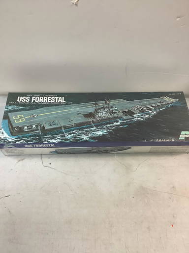 Sealed Aurora Aircraft Carrier Uss Forrestal 1/600 Scale Model Kit