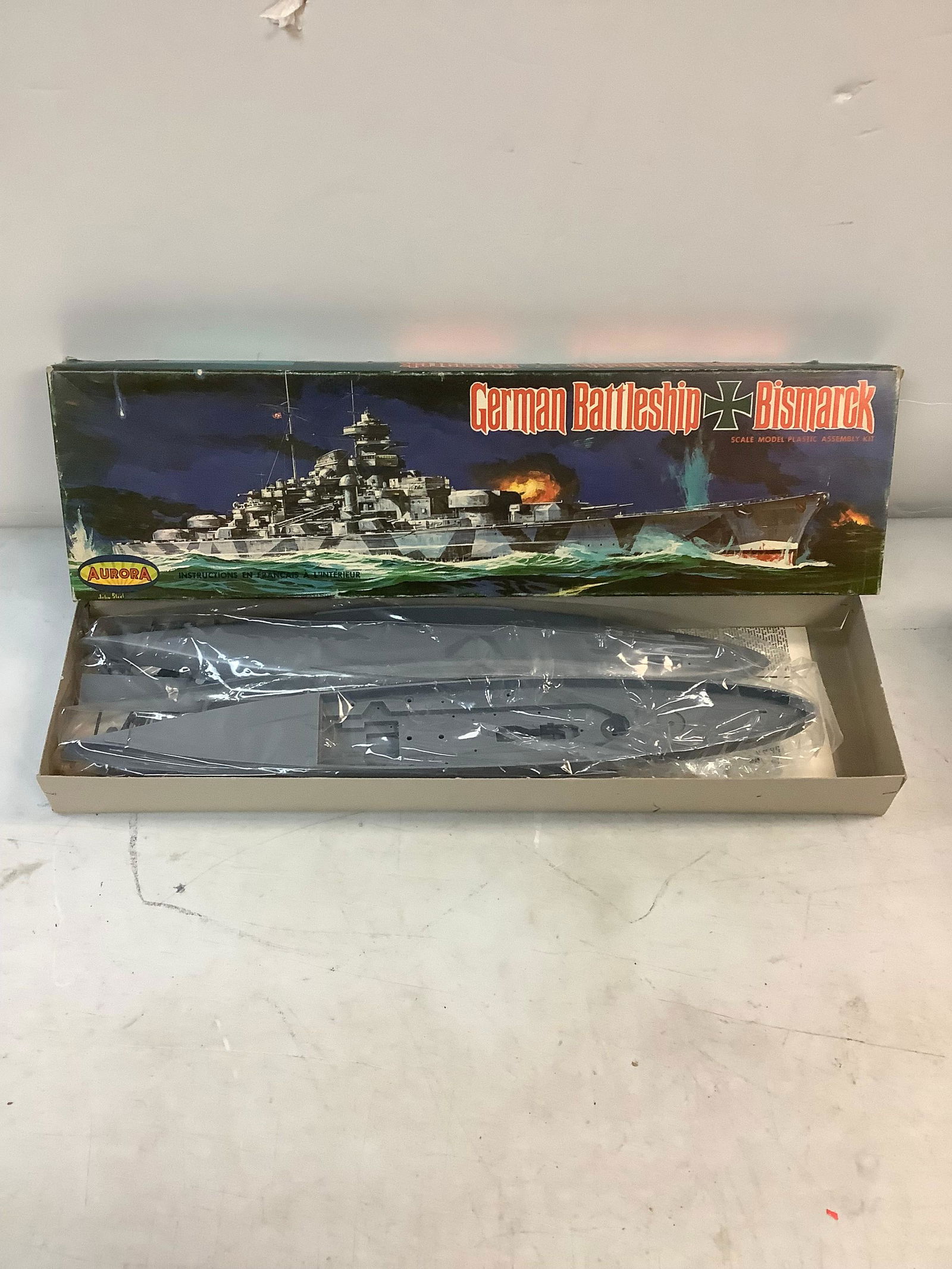 Vintage Aurora German Battleship Bismarck Scale Model Assembly Kit ...
