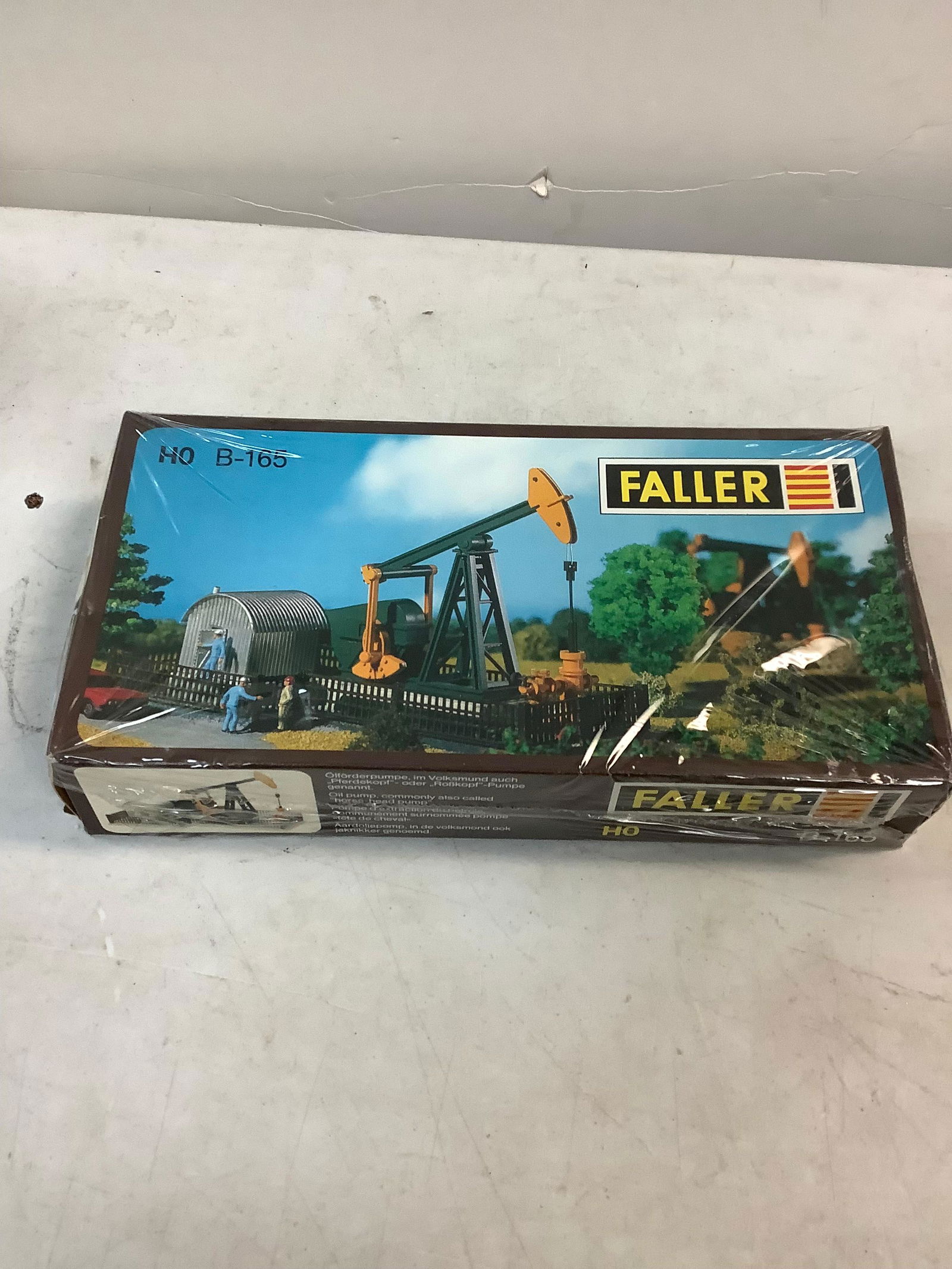 Faller oil pump accessories (#0121) on Jan 15, 2023 | Emanon Auctions ...