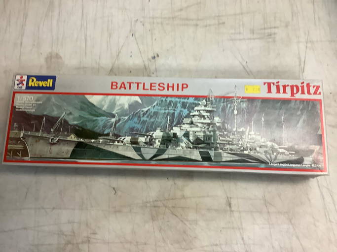 Revell Tirpitz battleship (#0347) on Jan 23, 2023 | Emanon Auctions and ...
