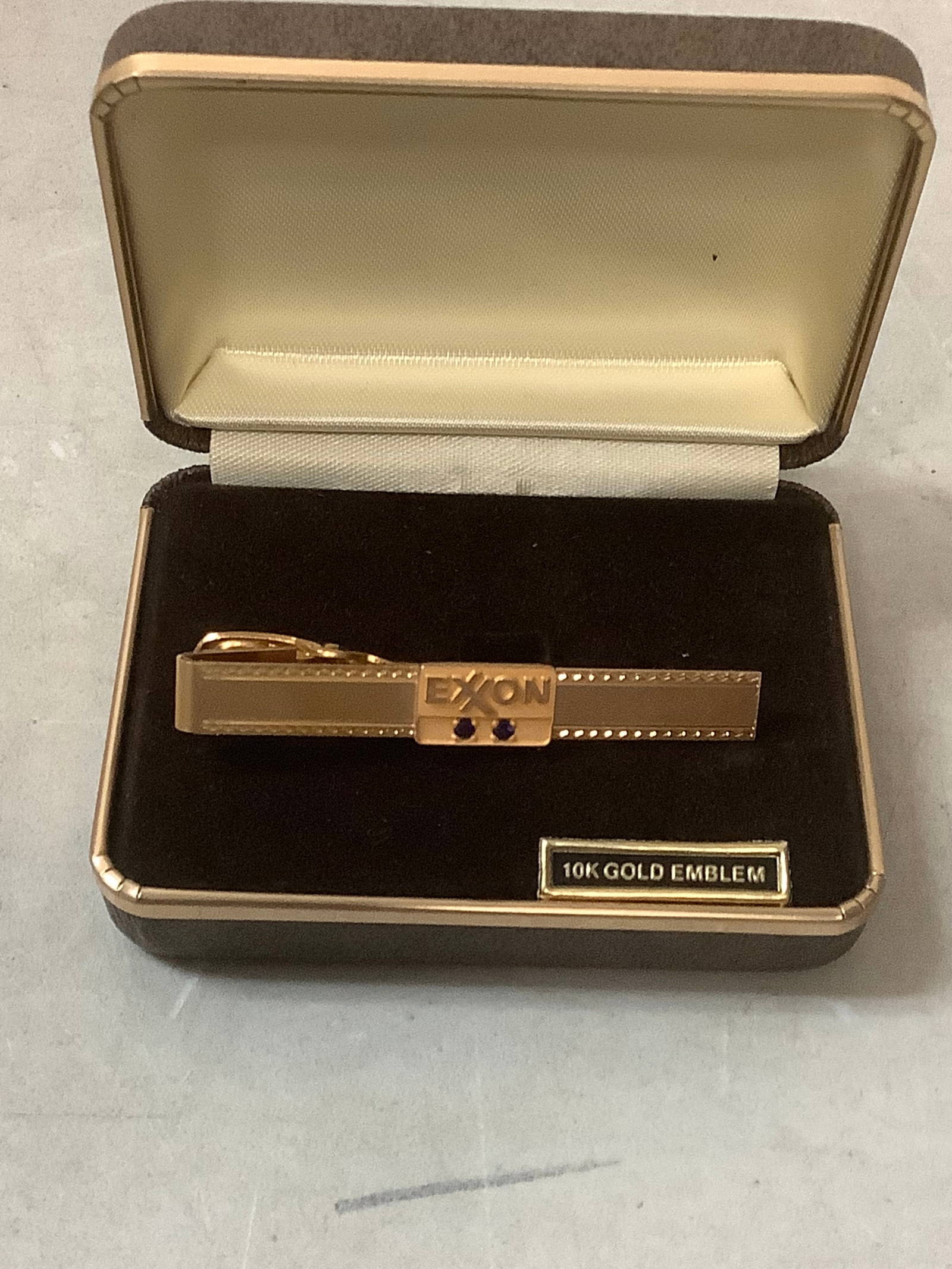 10k Gold Emblem Exxon Pin Auction