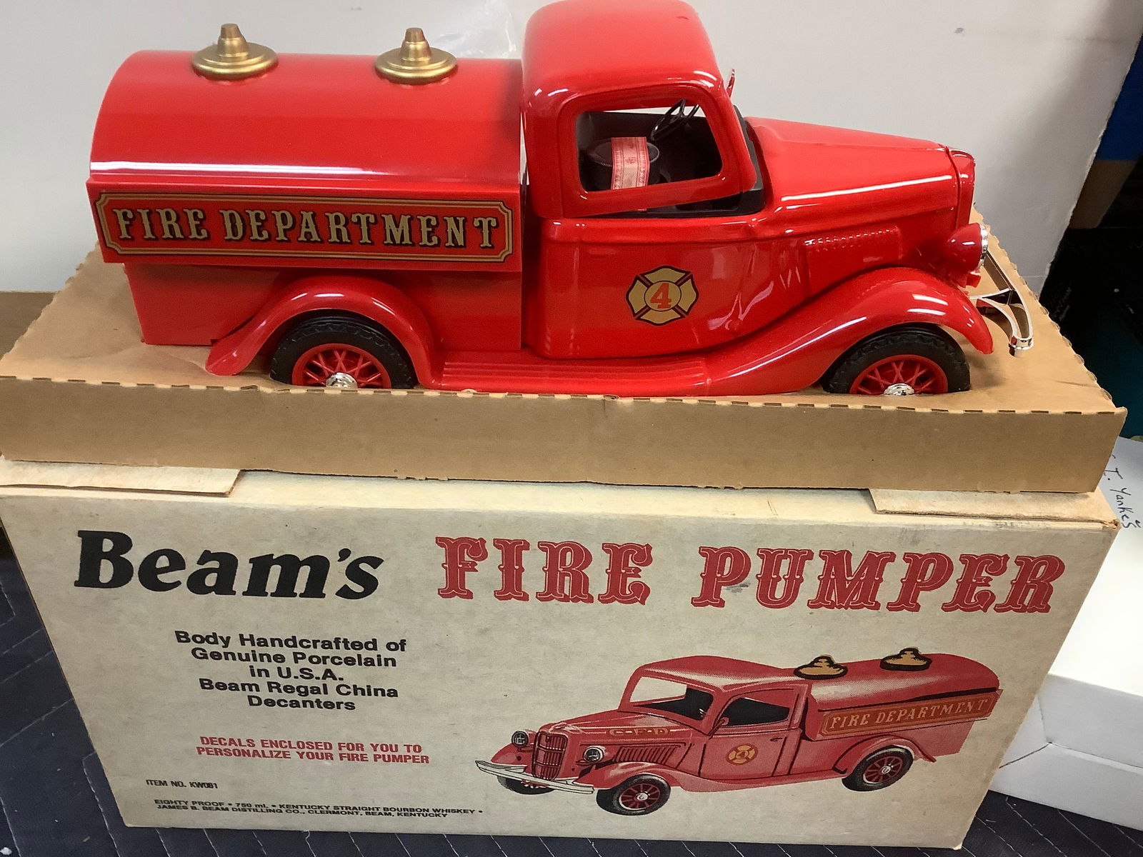 Beam's Fire Pumper V8 Foam Tanker Decanter 750ml Sealed