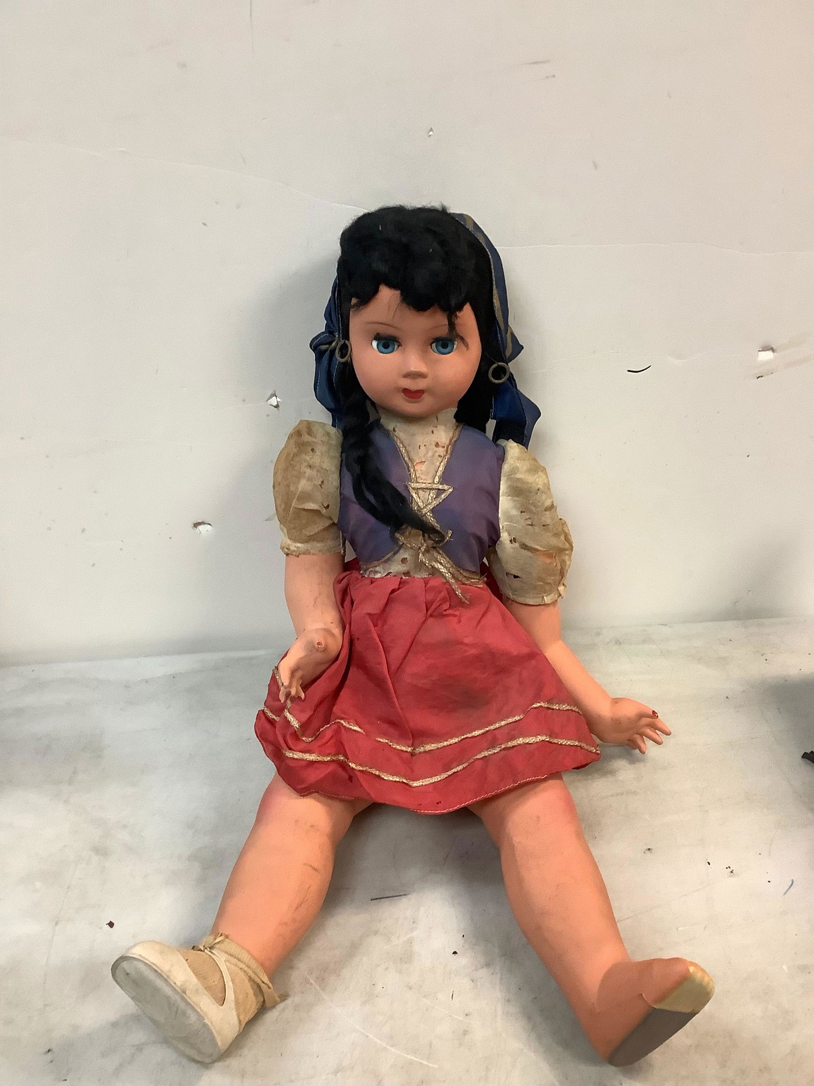Vintage Gypsy Doll - Apr 20, 2023 | Emanon Auctions And Estate Sales In Nj