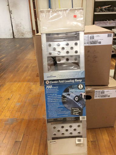 New Highland Ramparts Center Folding Ramp 700 Lb. Capacity