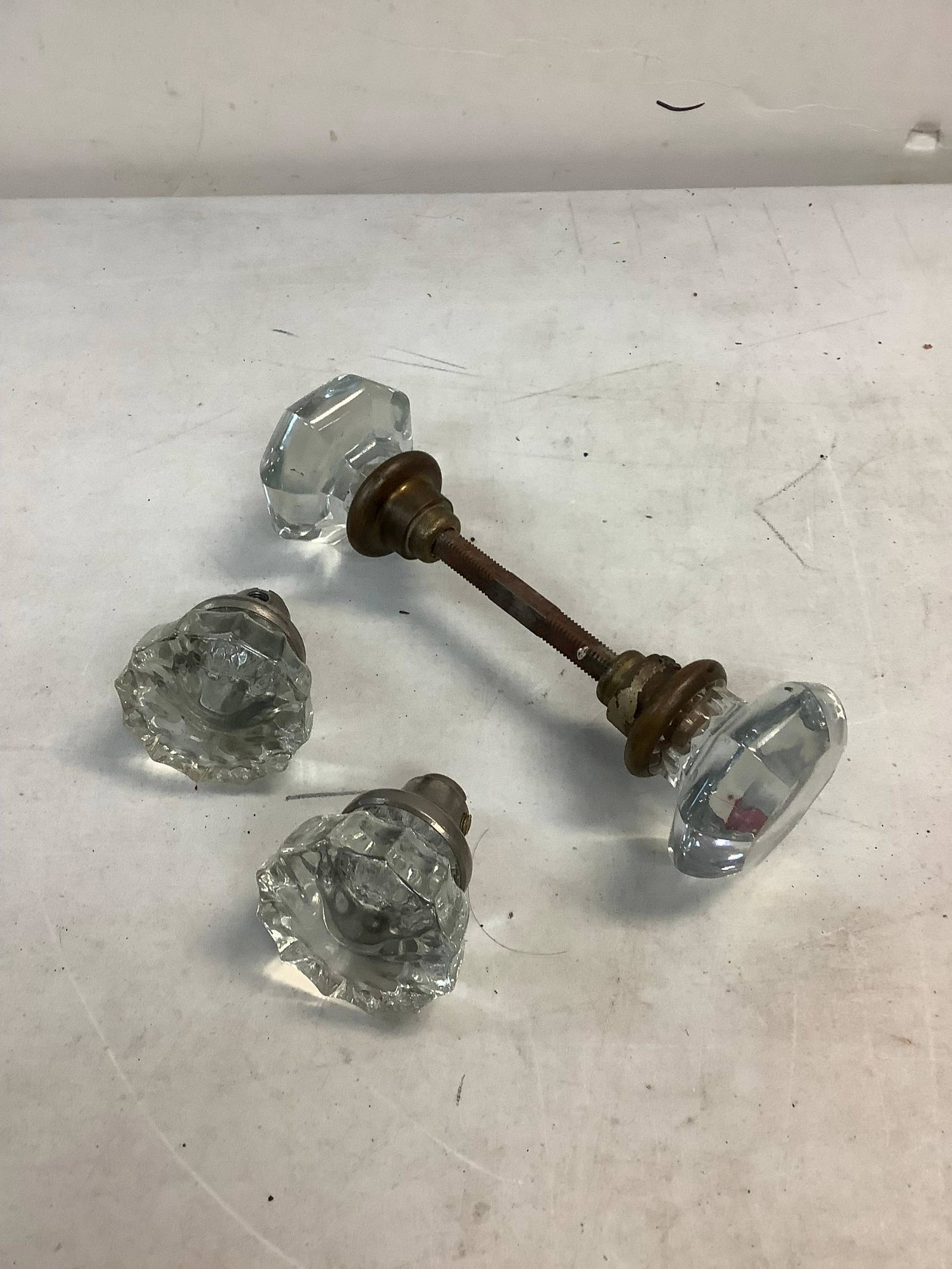 Lot Of Vintage Glass Doorknobs Auction