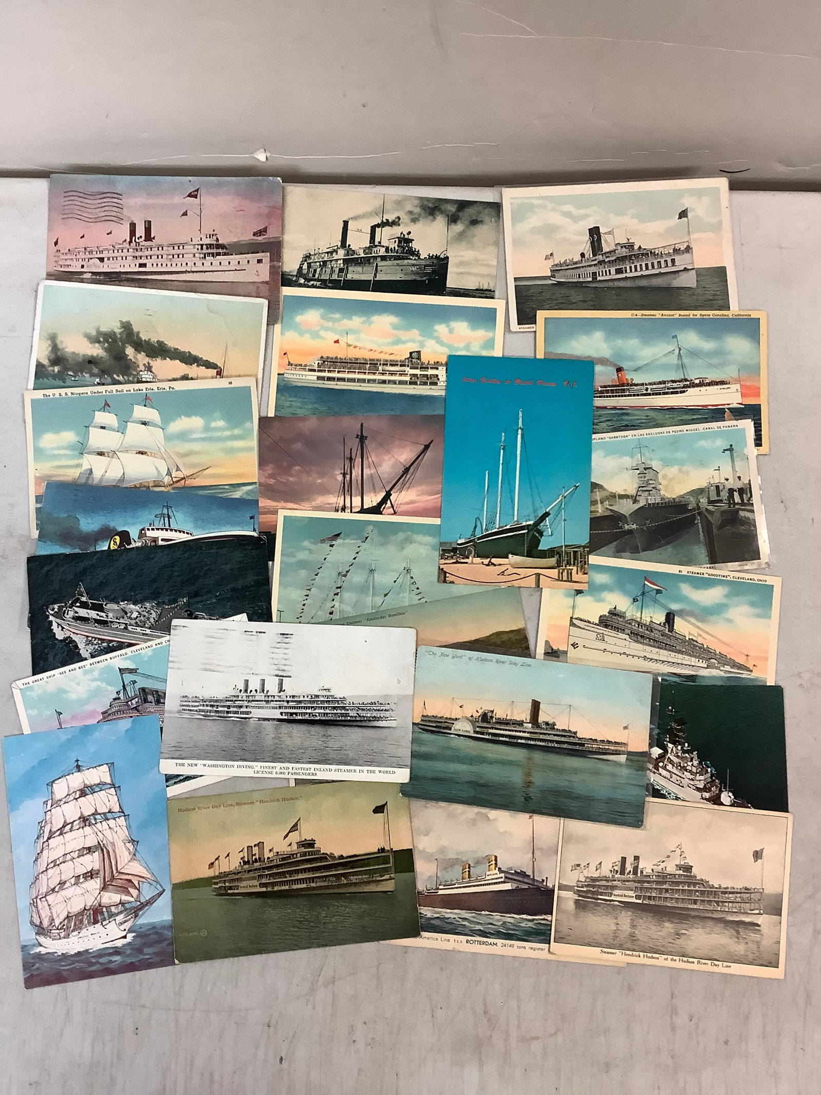 Lot Of Ships/boats Postcards Auction