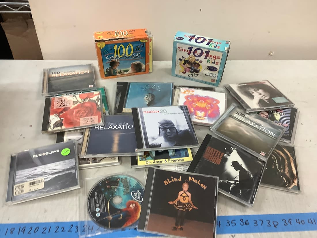 Lot Of Cds Auction