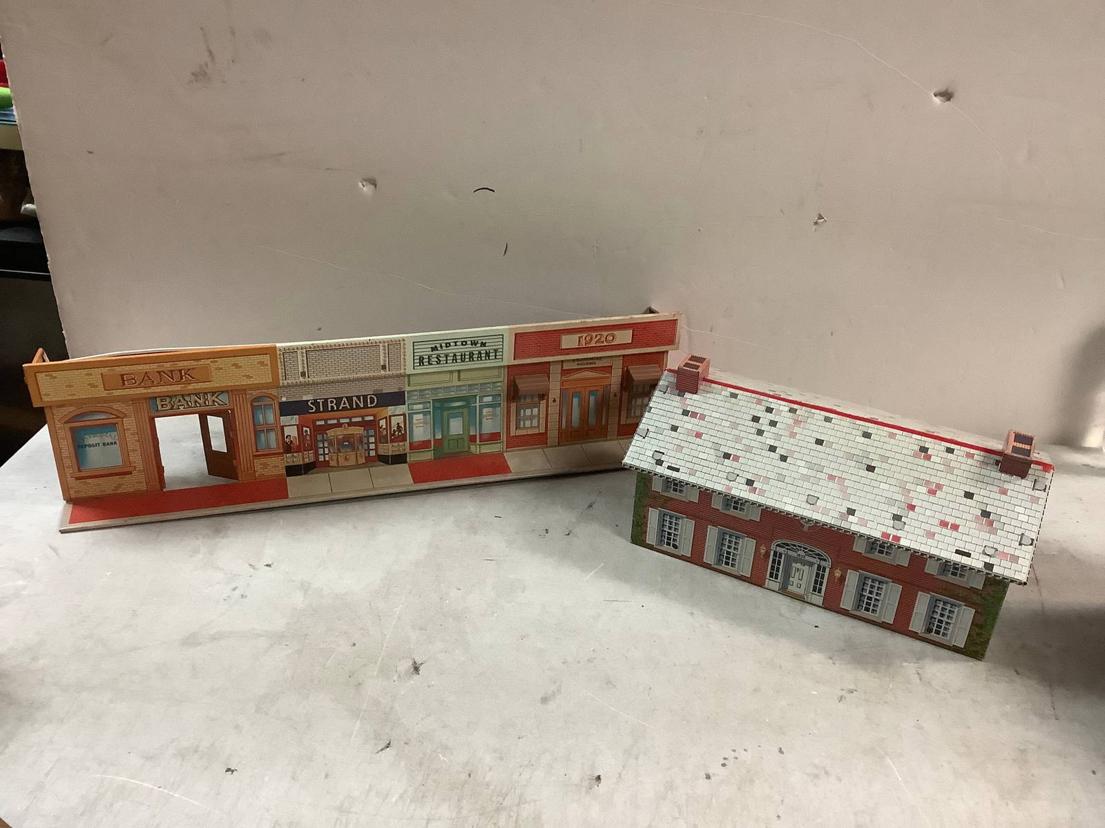 Vintage Tin Buildings Auction