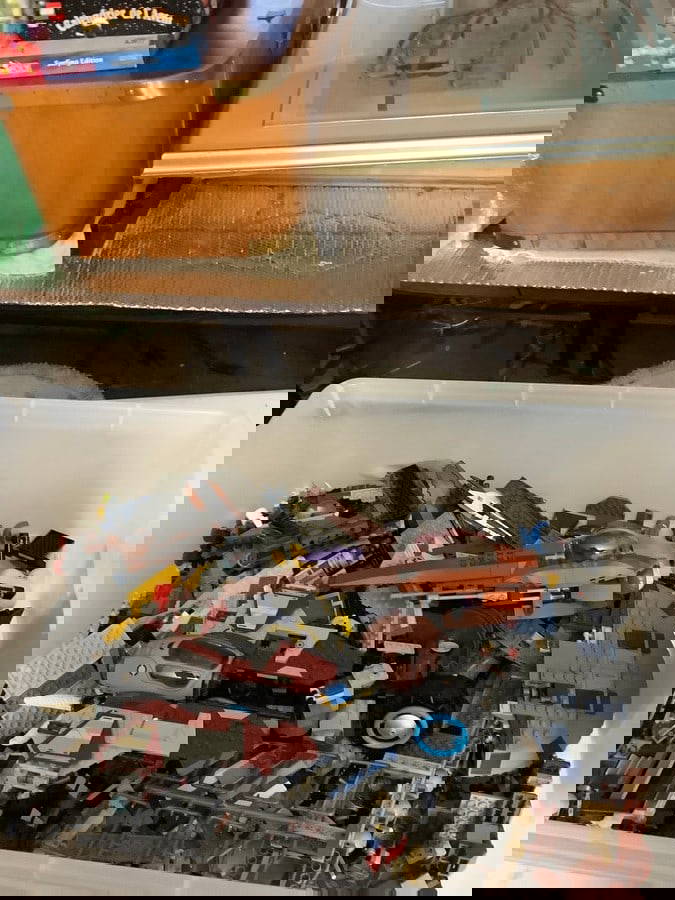 Large Amount Of Star Wars Legos Auction