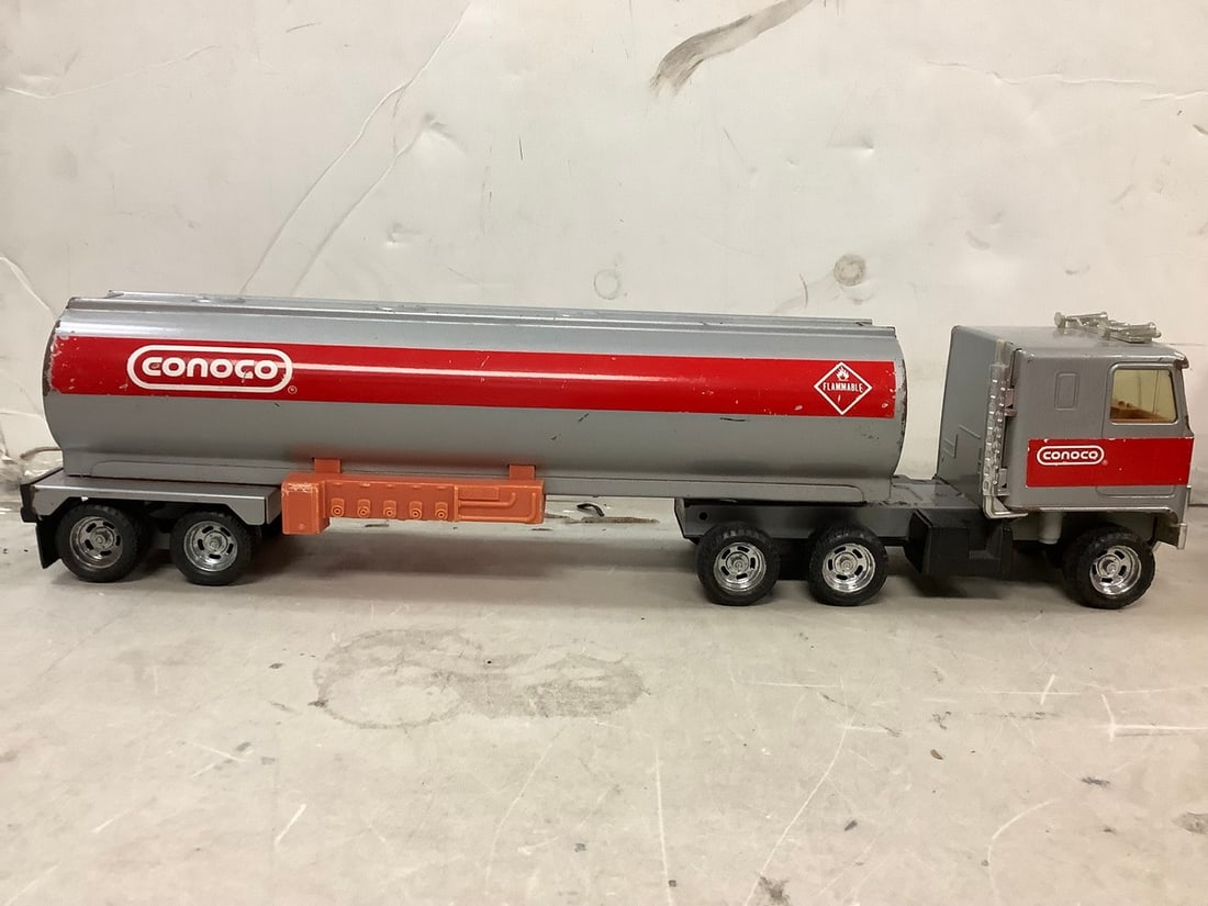 Lot Of Vintage Ertl Conoco Truck Auction