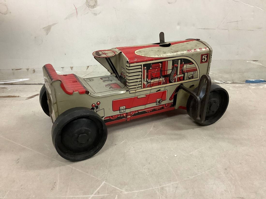 Marx Wind Up Tractor Model Auction