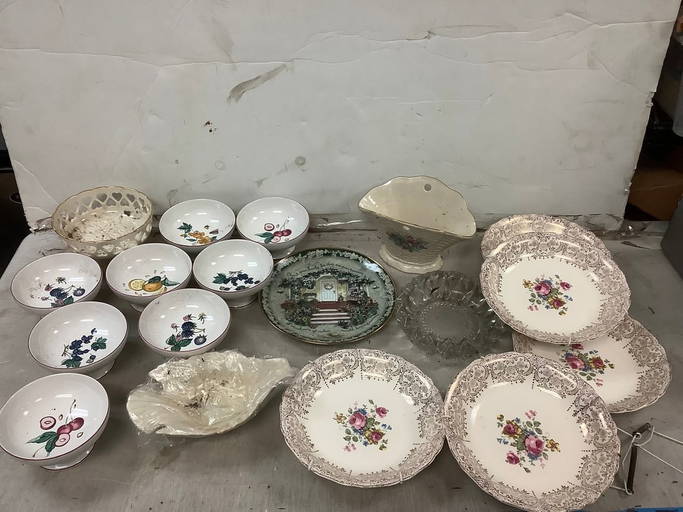 Lot Of Ceramic Plates, Bowls, And More(keystone, Villeroy & Boch)