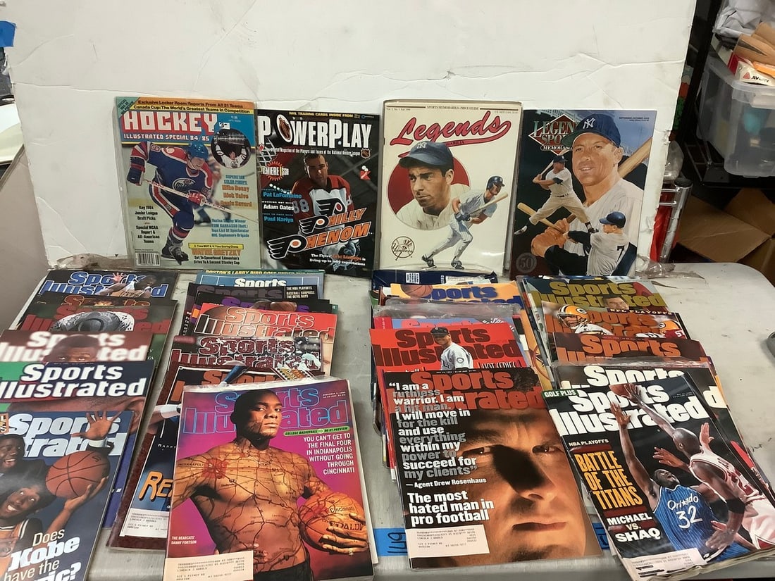 Lot Of Vintage Sports Magazines(sports Illustrated, Legends, And More ...