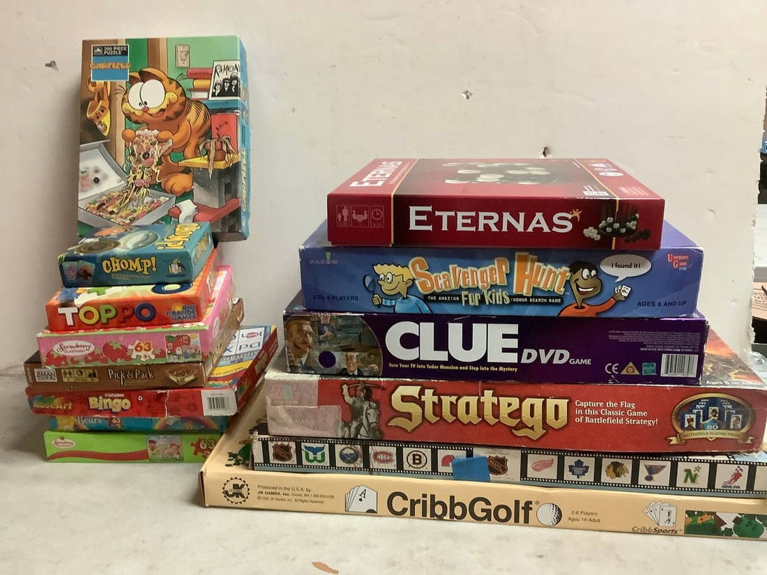 Lot Of Vintage Board Games (stratego, Cribb Golf, Bingo And More) Auction