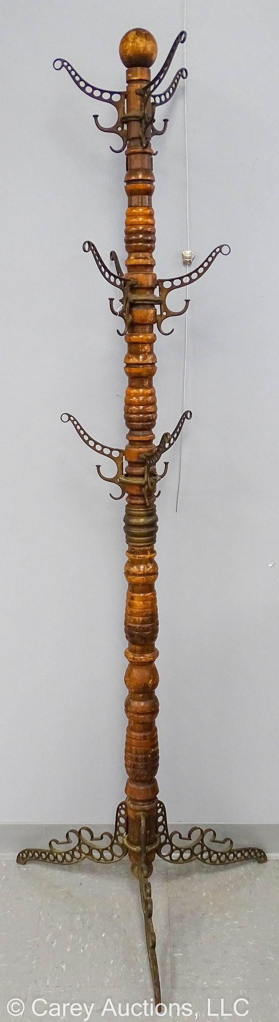 Udell's Toilet Tree No 2 Coat & Hat Rack Auction