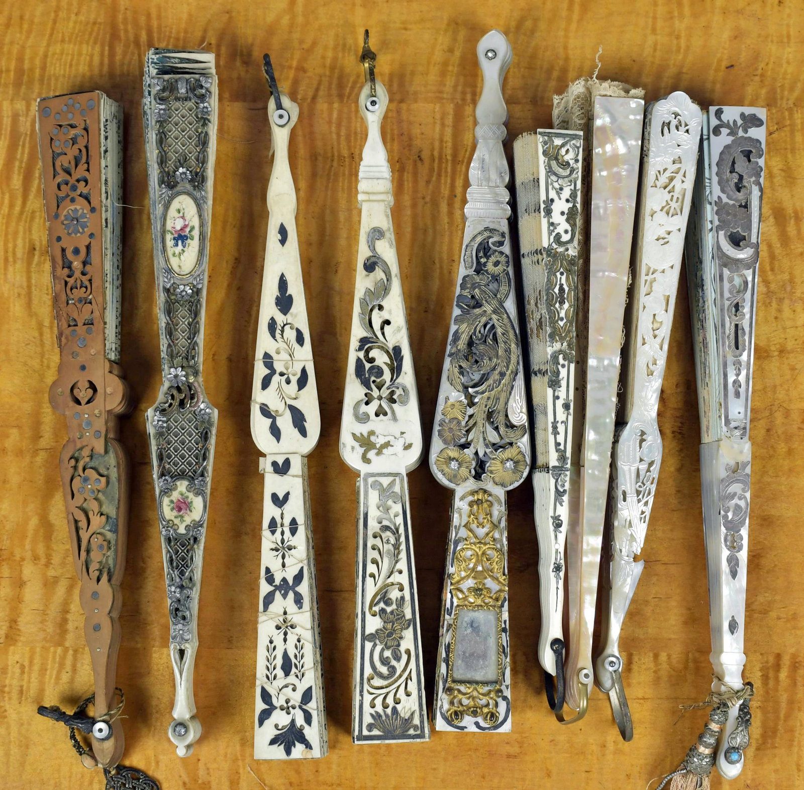 NINE ANTIQUE FRENCH FANS. - Nov 02, 2022 | William Smith Auctions in NH
