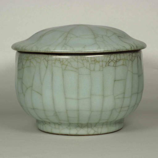 Guan Crackled Box, Song