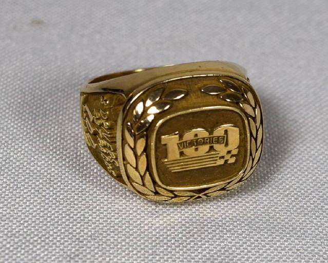 10kt Gold Hendrick Motorsport Man’s Ring: