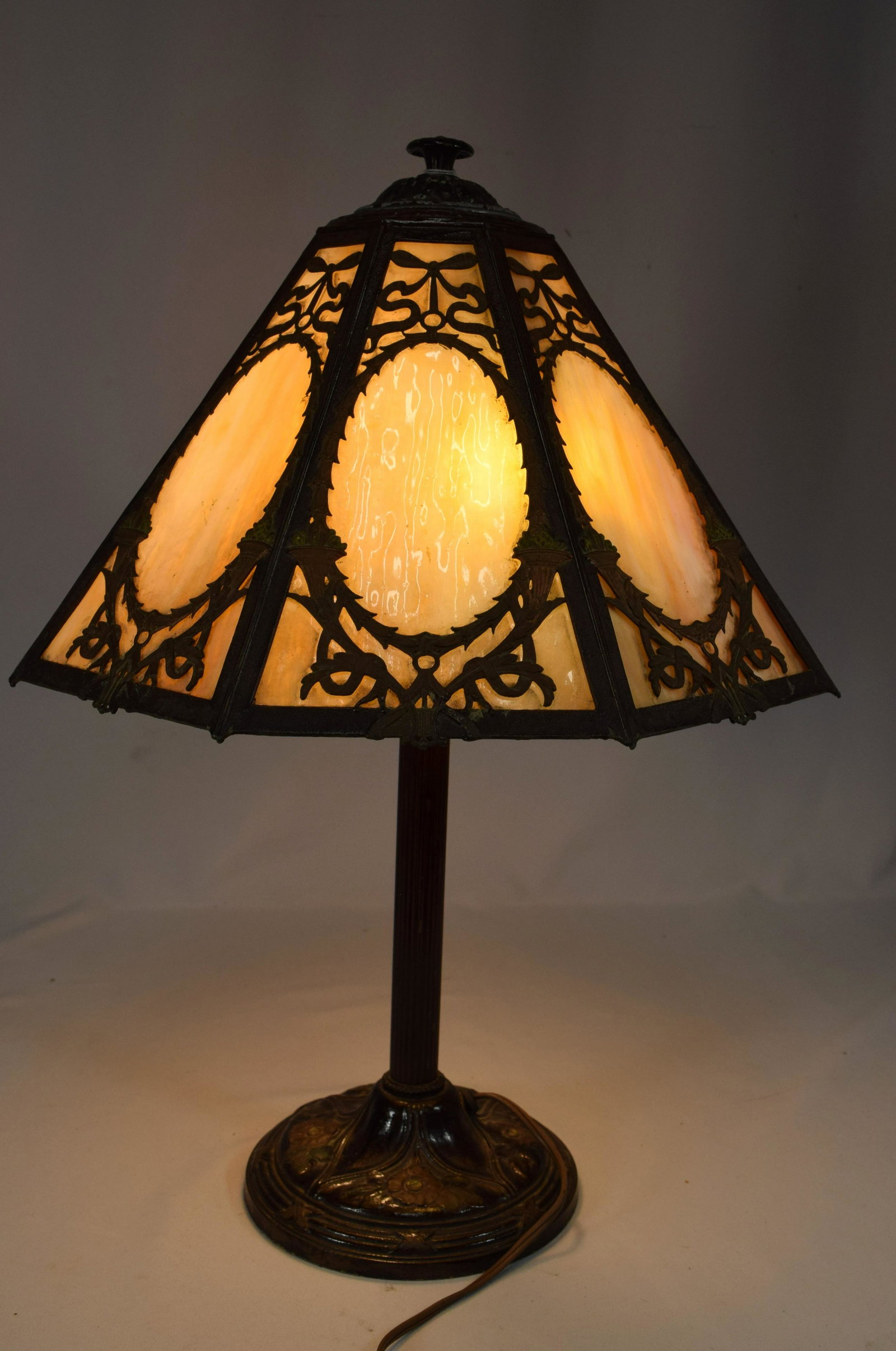 Rainaud Co. Type Slag Glass Lamp:
